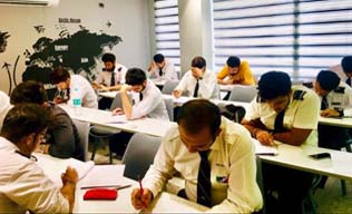 Pilot Training | Best Pilot Training Institute In Delhi| | HM Aviation